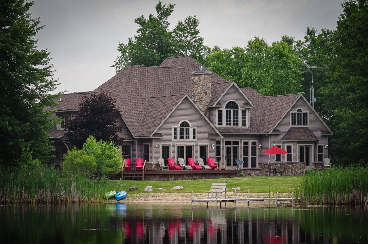 Guided Trophy Whitetail Deer Hunts - The Refuge Ranch